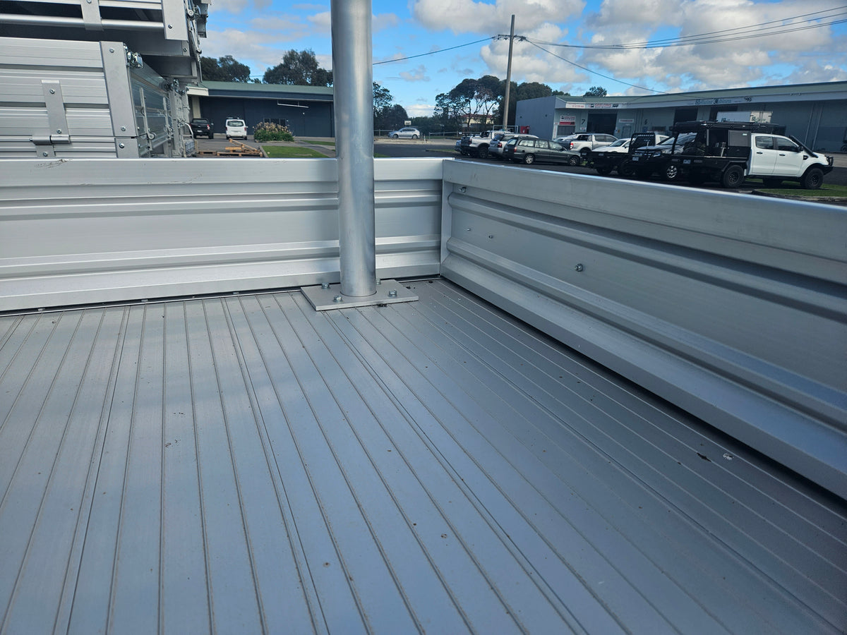 Round Tube Rear Ladder Rack – Tray City