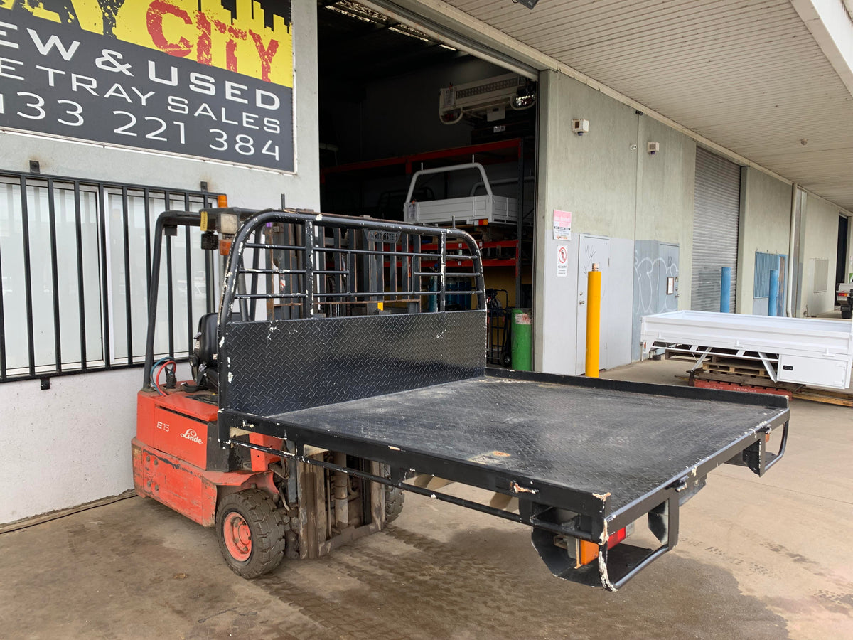 #820 Dual cab steel tray - Triton – Tray City